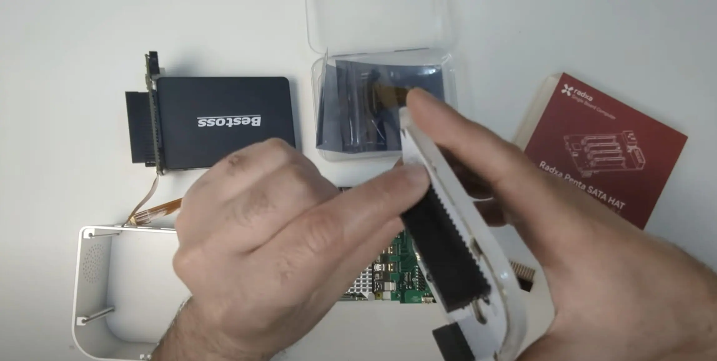 Raspberry Pi 5で本格NAS構築、4台SSD搭載の押出アルミケースを自作 - FabScene（ファブシーン）