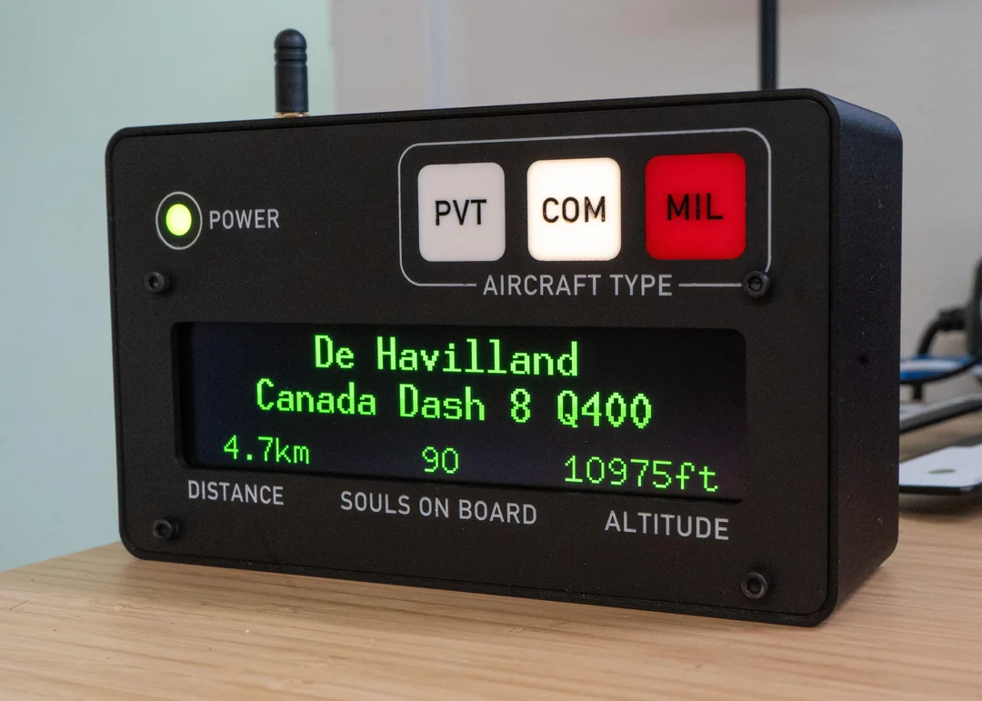 自宅上空の最寄り航空機をリアルタイム表示するESP32デバイス、ADS-Bデータを活用 - FabScene（ファブシーン）